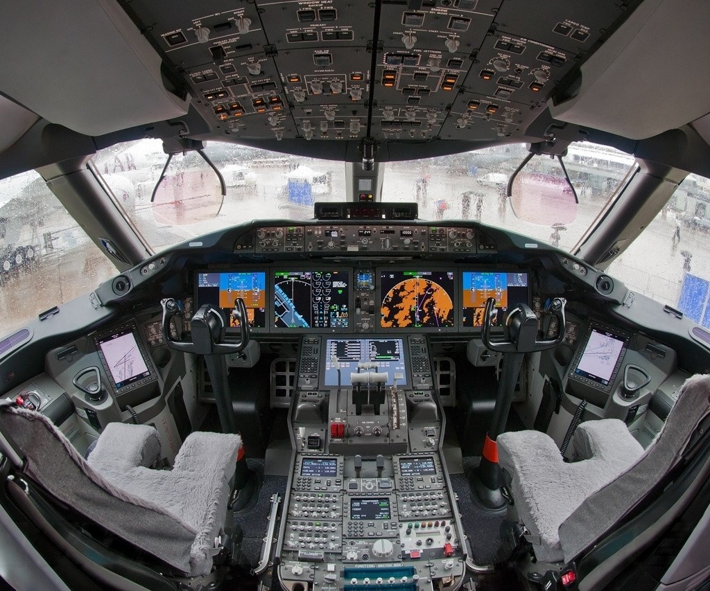 Commercial Aircraft - ShockTech